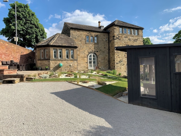 Dreamwood Cottage, Pet Friendly, With Hot Tub In Newmillerdam - Barnsley