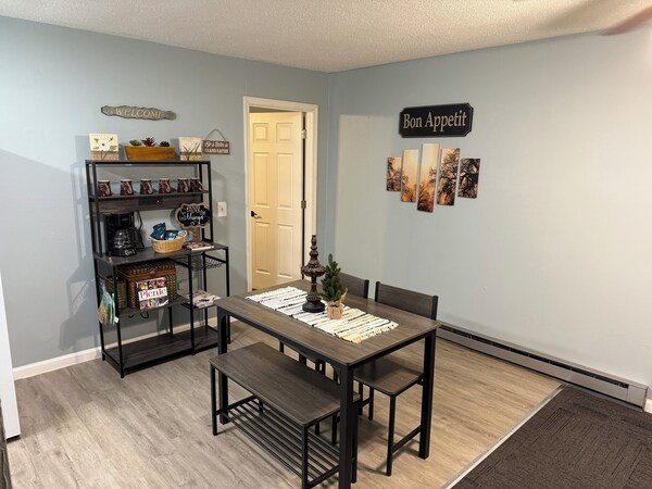 Riverside Hideaway, 880sf, 1 Bedroom Apartment - Maumee State Forest, Swanton