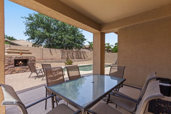 Wonderful Ranch Home With Serene Backyard And Outdoor Pool In Mesa - Apache Junction, AZ