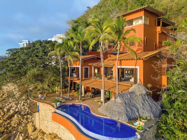 Luxury 6-br Oceanfront Villa In Puerto Vallarta With Infinity Pool - Conchas Chinas
