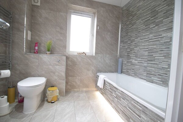 14cb Apartment 2 Bedroom Sleeps 4 Long Stay Disc - The County Ground