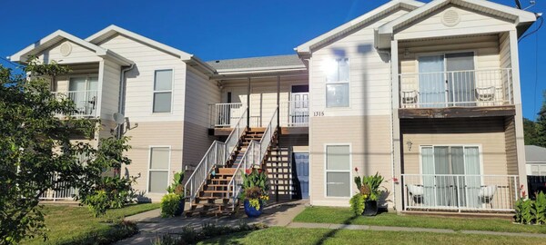 Renovated Owners Suite - Your Cozy Home Away From Home\n\n - Council Bluffs, IA