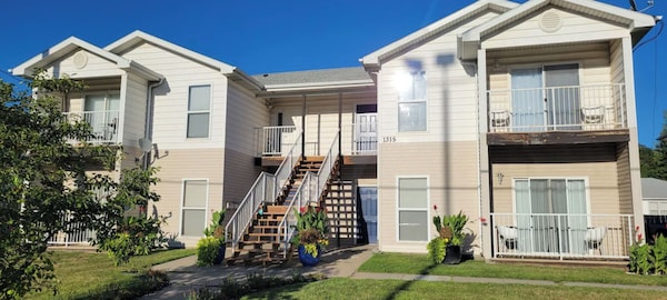Renovated Owners Suite - Your Cozy Home Away From Home\n\n - Council Bluffs, IA