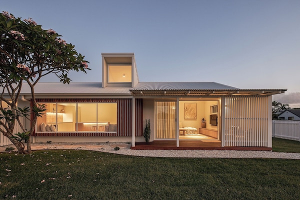 Stay At Pipis Villa 1  Coastal Luxury Just A 2-minute Walk To Cabarita Beach - Kingscliff