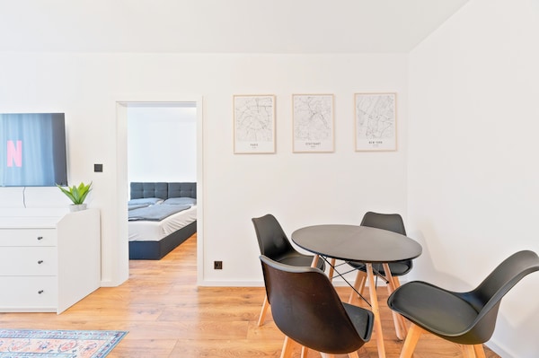 Elegant City Apartment - Stuttgart