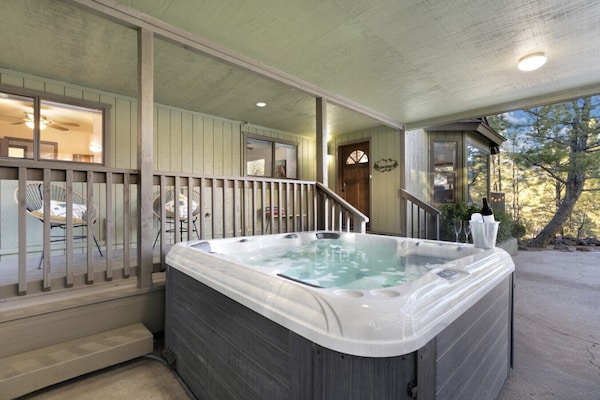 Hot Tub, In-home Bar, Arcade Game, Wood Fireplaces, Xbox, Grill, Sleeps Up To 16 - Flagstaff, AZ