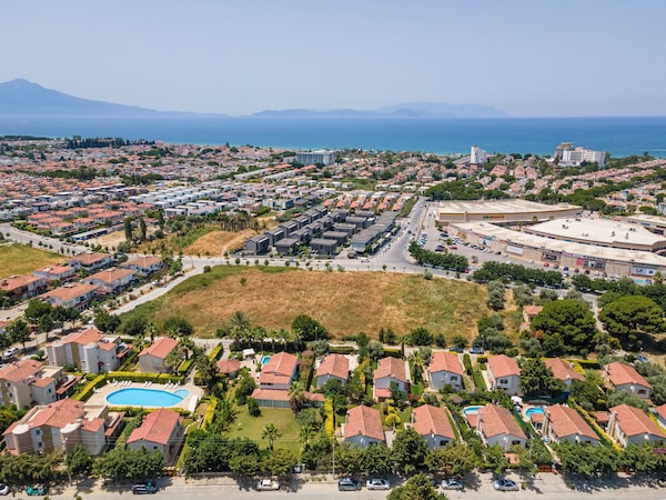 Stone Villa Near Long Beach & Kusadasi Mall With Big Front Yard - Kusadasi