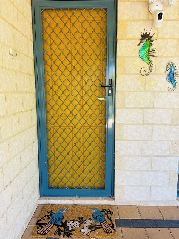 Ocean Breeze Villa 3br \Nwalk To The Beach \Nno Pets - Mandurah