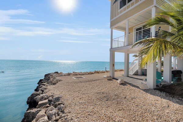 This 2 Bedroom  Pet Friendly Ocean Front Home Has The Best Views In The Resort! - Islamorada