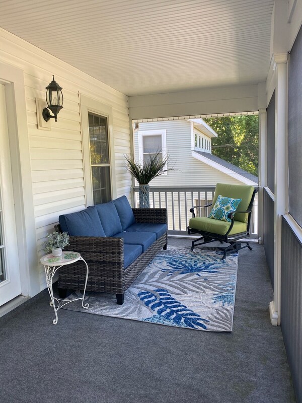 New Listing! Charming 4-bedroom House Near The Lakeside Pool & Pickleball Courts - Kelleys Island, OH