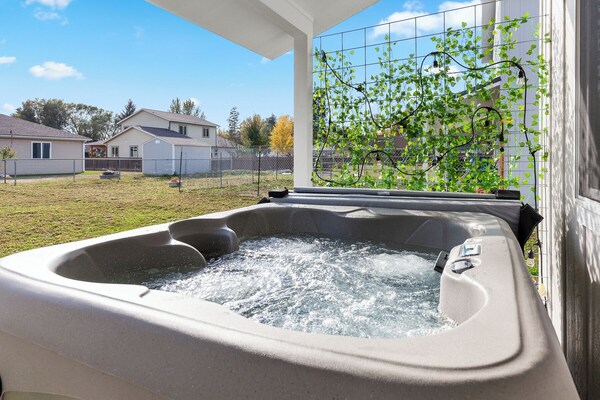 Mtn View Getaway - W/ Hot Tub, Close To Schweitzer - Sandpoint, ID