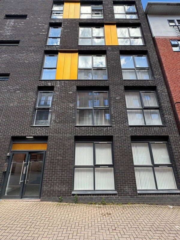 2-bedroom Apartment With En-suites, Ideal For Business And Leisure Stays - Birmingham