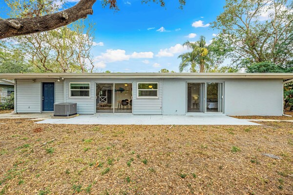 New! Charming 3/3 Home Near Payne Park And Legacy Trail - Sarasota, FL