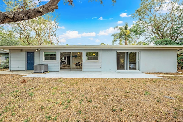 New! Charming 3/3 Home Near Payne Park And Legacy Trail - Sarasota, FL