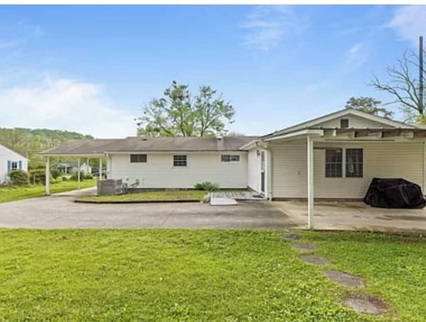 Elegant & Cozy Suite Minutes From Downtown Chattanooga Large Yard, Dog Friendly! - Signal Mountain, TN