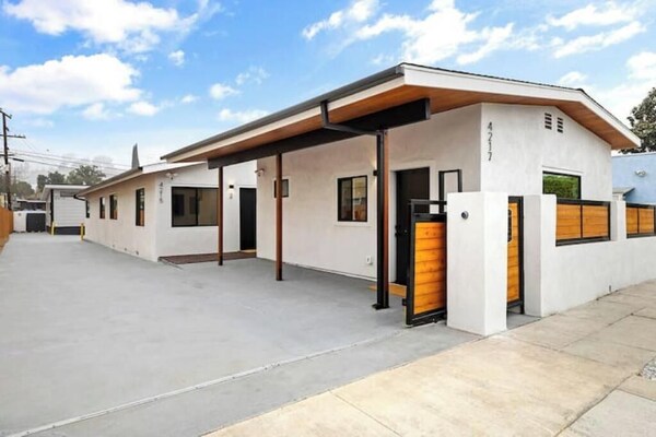 Spacious W/1br 1bath - Near Dtla East Los Angeles - Toy District - Los Angeles