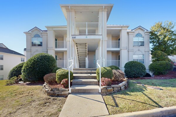 Bright Condo With Screened Patio, W/d, Shared Pool &  Close To 76 Strip - Table Rock Lake