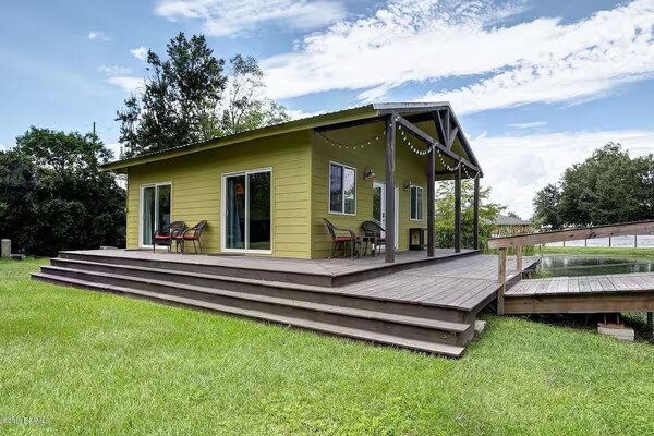 La Tortue, 1 Bedroom Pond-front Cottage In Walking Distance Of All Things Cajun - Breaux Bridge, LA