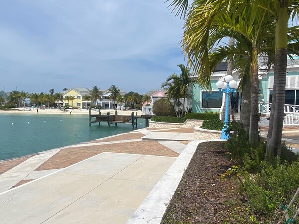 Charming 2-bedroom Condo With Wifi, Ac In Delightful Nassau - Nassau