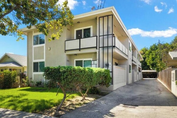 Spacious Apt W/1br - City Center - Alhambra, CA