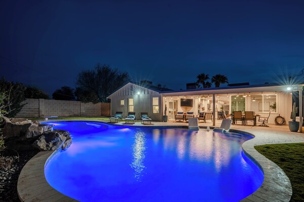 -New- Desert Lux Escape: Heated Pool, Mini Golf, Split Payments - Paradise Valley, AZ