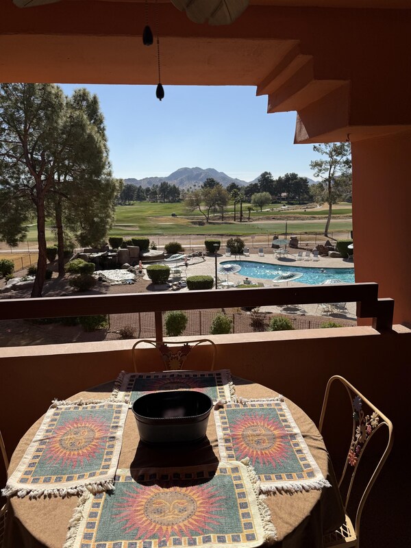 Casa Ranchero/cowboy Up Looking Over The Golf Course. - Phoenix