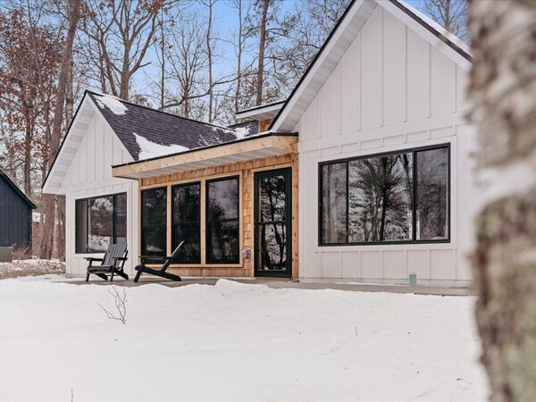 New Cozy 2br 2bath Waterfront Cabin! Firepit, Porch, Games, Stunning Sunset - Minnesota