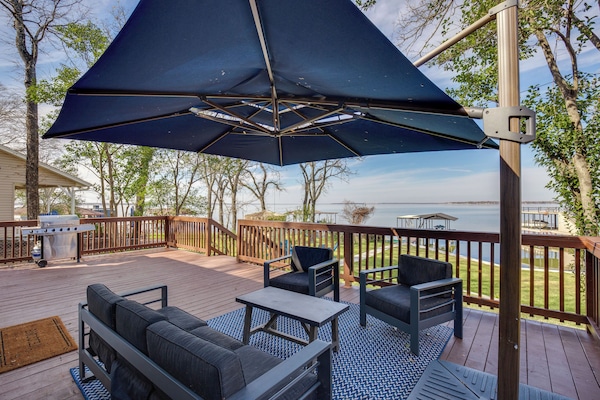 Dock & Fire Pit: Lakefront Gun Barrel City Getaway - Gun Barrel City