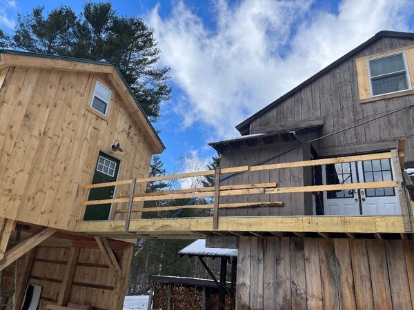 Kilimanjaro Cabin @ Basecamp, Sleeps 4 - Vermont