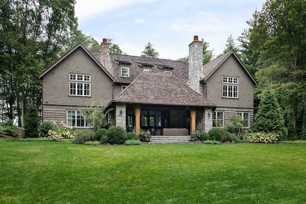 Yellow Mountain Estate | Modern Beauty | Sleeps 20 - Highlands, NC