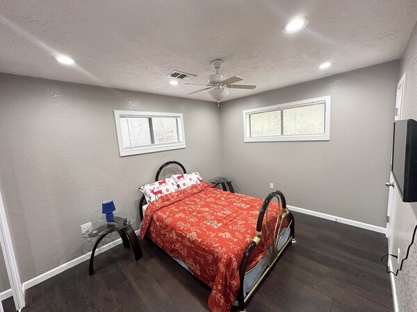 Miblalas Charming 3-bedroom Farmhouse With Wifi, Ac In Tranquil Huffman - Houston, TX