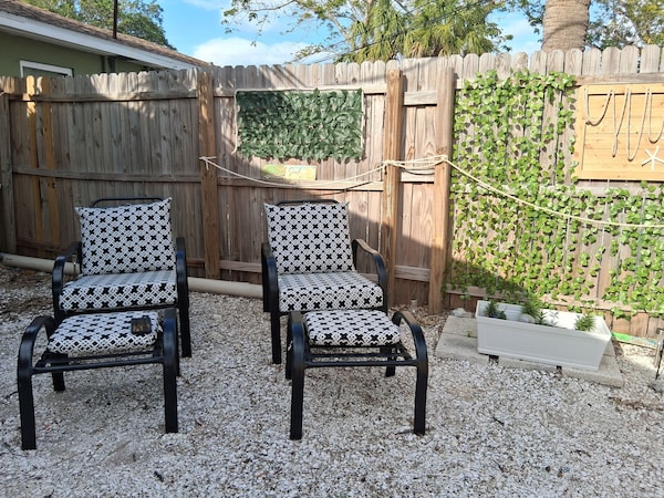 Charming 2-bedroom House With Ac, Wifi In St. Pete Beach - St. Pete Beach, FL