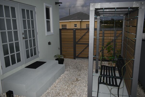 Cozy Tranquil Eco-friendly House In Beautiful Barbados With Wifi, Ac And Patio. - Bridgetown