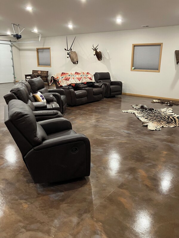Headquarters Lodge , Pollocks Newest Lodging Option , Completed In January 2025 - Lake Oahe