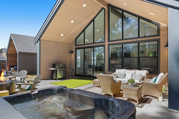 Private Hot Tub & Patio: Spacious Cle Elum Home - Cle Elum, WA