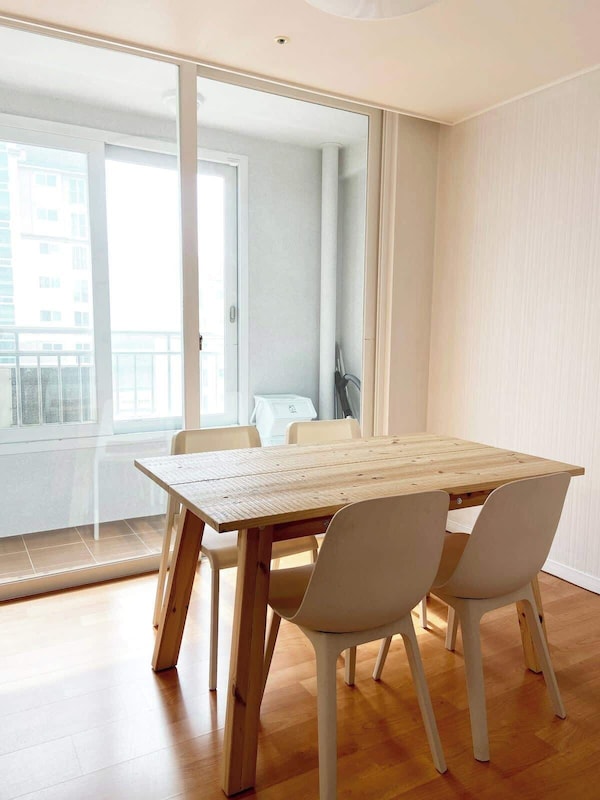 Large Apt. Awesome Nature Nearby, Pangyo - Seongnam-si