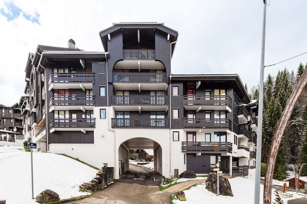 Appealing Apartment In Morillon Near Ski Area - Flaine