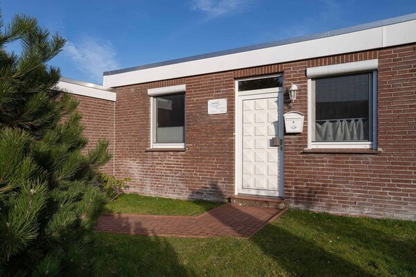 Ferienhaus 'Sonneninsel' Mit Privater Terrasse, Privatem Garten Und Wi-fi - Hage