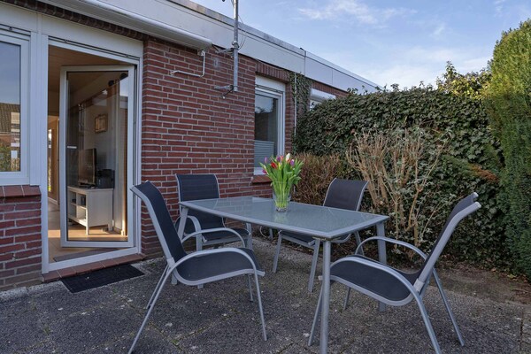 Ferienhaus 'Haus Blauer Wacholder' Mit Privater Terrasse, Privatem Garten Und Wi-fi - Berumbur