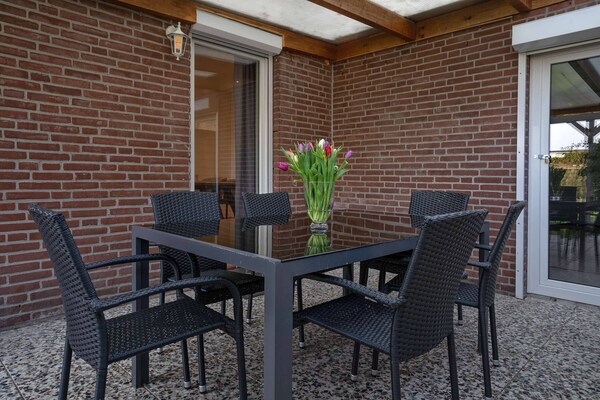 Ferienhaus 'Schwalbe' Mit Privater Terrasse, Privatem Garten Und Wi-fi - Hage