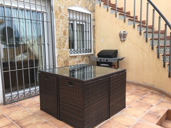 Casa Melsepa: 4-bed Apartment Close To The Beach In A Quiet Area - Nerja
