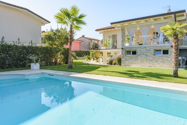 Maison De Vacances Privée Avec Climatisation, Piscine Privée, Wifi, Tv, Près De Forte Dei Marmi - Forte dei Marmi