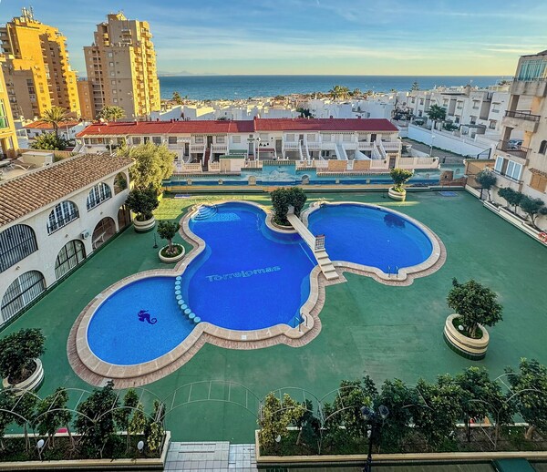 Ocean View, Pool, Walking Distance From Beach - Torrevieja