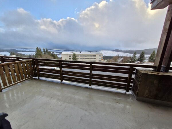 Appartement Spacieux Avec Terrasse Et Garage, Accès Piscine - Saint-Nectaire