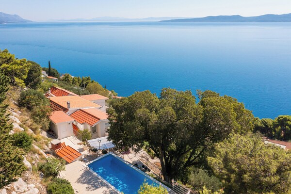 Villa Sandra - Private Pool - Brela