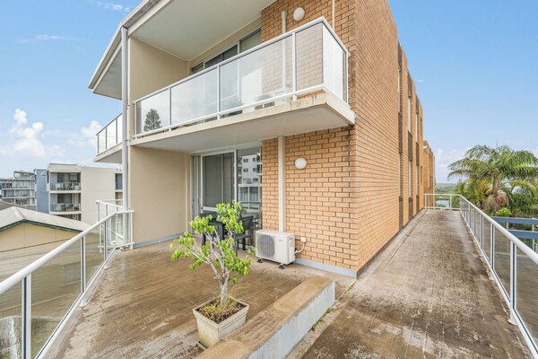 Headlands 12 - Coastal 2 Bedroom Unit Located In Port Macquarie Cbd - Port Macquarie