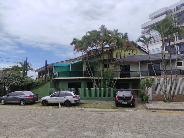 House In The Central Beach Of Guaratuba - Matinhos