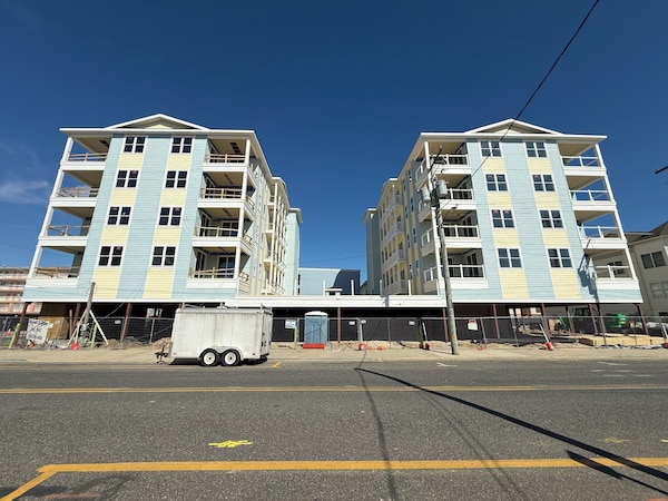 Brand New Top Floor Unit With Panoramic Views Of The Ocean!! - Wildwood, NJ