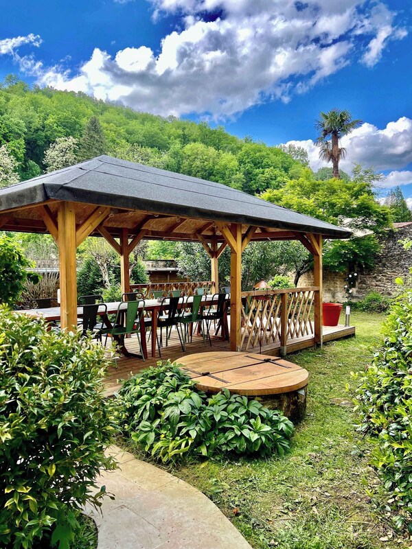 Auberge Charmante, 14 Pers, Piscine Et Jacuzzi - Dordogne