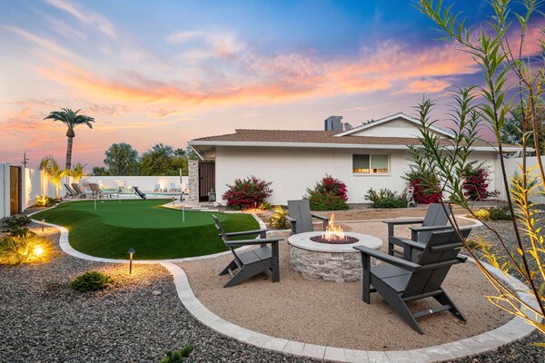 Chic Scottsdale Retreat With Pool, Putting Green & Fire Pit  Near Old Town! - Fountain Hills, AZ